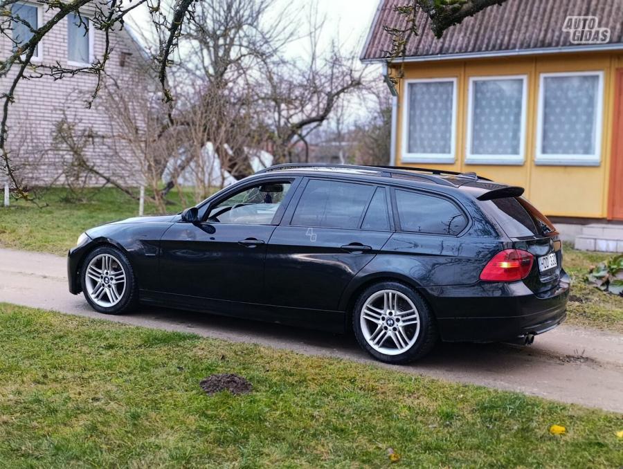 Black BMW 330 2006 in Kaunas, with an engine capacity of 3.00 L and mileage of 346 thousand km for 2900 €, photo 12 on AUTOMOTO.COM.LV