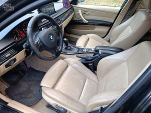 Black BMW 330 2006 in Kaunas, with an engine capacity of 3.00 L and mileage of 346 thousand km for 2900 €, photo 13 on AUTOMOTO.COM.LV
