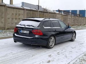 Black BMW 330 2006 in Kaunas, with an engine capacity of 3.00 L and mileage of 354 thousand km for 2699 €, photo 5 on AUTOMOTO.COM.LV