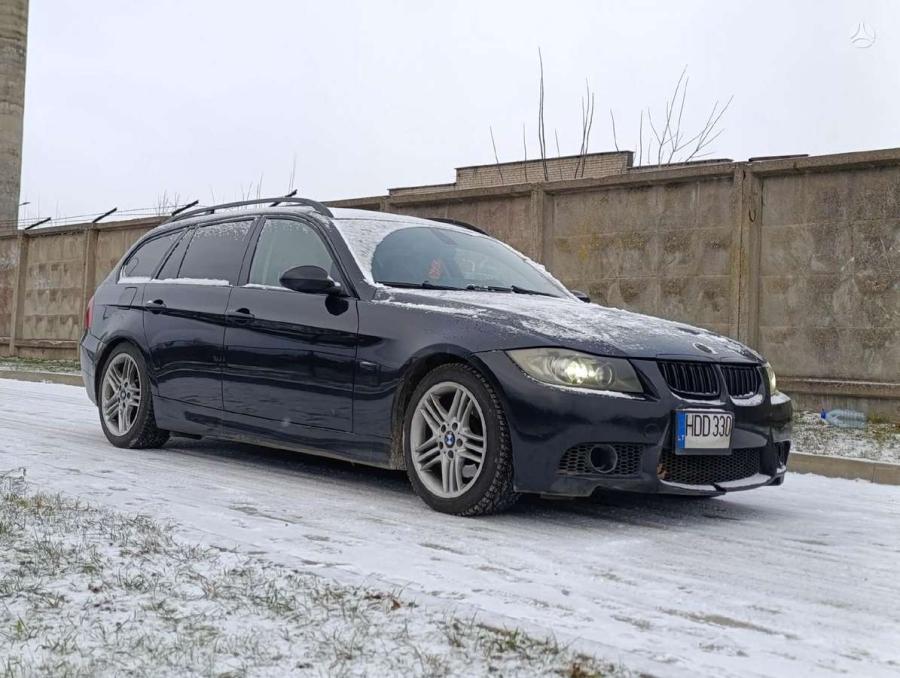Black BMW 330 2006 in Kaunas, with an engine capacity of 3.00 L and mileage of 354 thousand km for 2699 €, photo 7 on AUTOMOTO.COM.LV