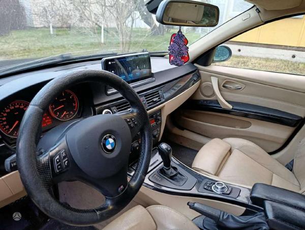 Melns BMW 330 2006 Kauņa, ar dzinēja tilpumu 3.00 L un nobraukumu 354 tūkst. km par 2699 €, foto 9 vietnē AUTOMOTO.COM.LV