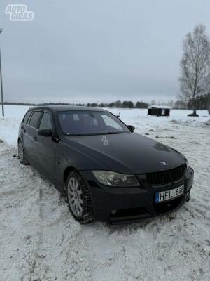 Black BMW 330 2006 in Klaipeda, with an engine capacity of 3.00 L and mileage of 390 thousand km for 3900 €, photo 2 on AUTOMOTO.COM.LV