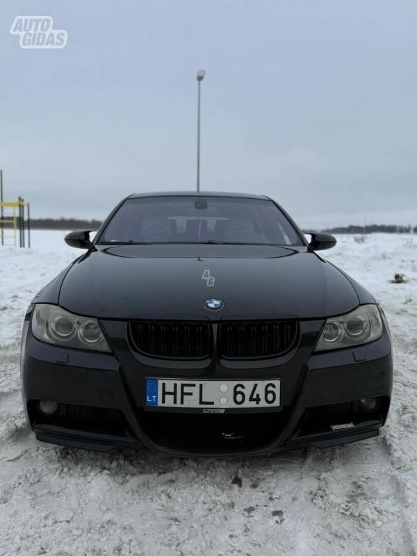 Melns BMW 330 2006 Klaipėda, ar dzinēja tilpumu 3.00 L un nobraukumu 390 tūkst. km par 3900 €, foto 3 vietnē AUTOMOTO.COM.LV