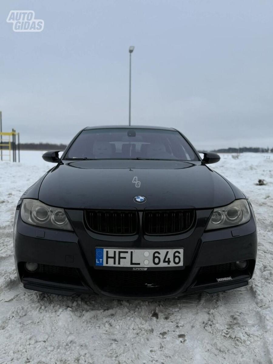 Black BMW 330 2006 in Klaipeda, with an engine capacity of 3.00 L and mileage of 390 thousand km for 3900 €, photo 3 on AUTOMOTO.COM.LV
