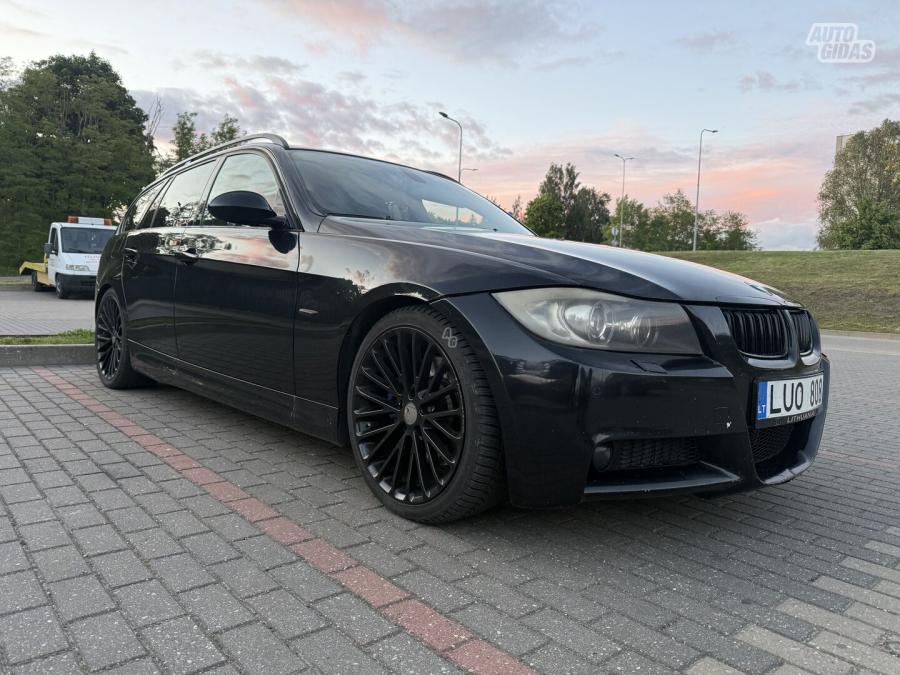 Black BMW 330 2006 in Jonava, with an engine capacity of 3.00 L and mileage of 433 thousand km for 6300 €, photo 1 on AUTOMOTO.COM.LV