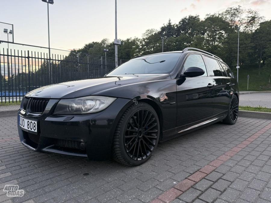 Black BMW 330 2006 in Jonava, with an engine capacity of 3.00 L and mileage of 433 thousand km for 6300 €, photo 4 on AUTOMOTO.COM.LV