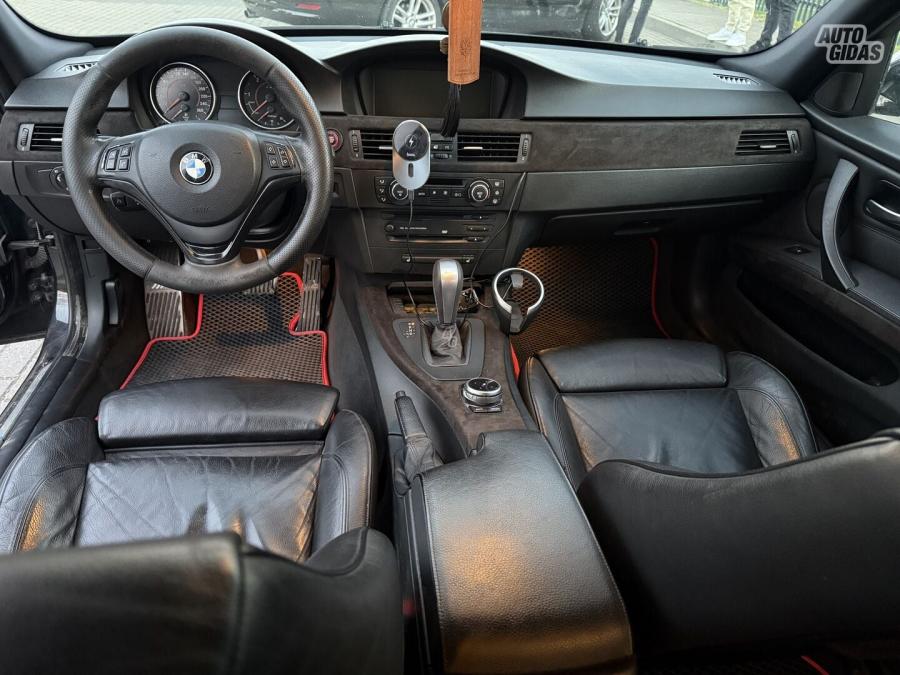 Black BMW 330 2006 in Jonava, with an engine capacity of 3.00 L and mileage of 433 thousand km for 6300 €, photo 12 on AUTOMOTO.COM.LV