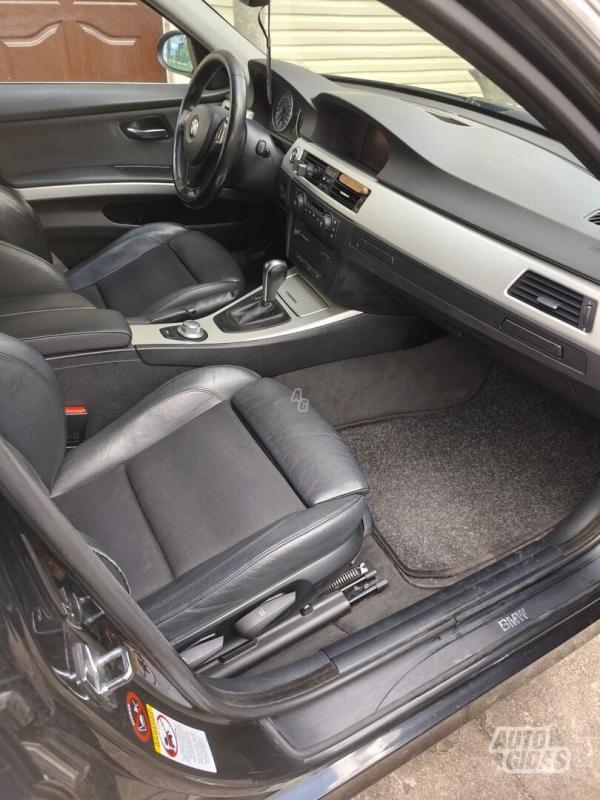 Melns BMW 330 2006 Klaipėda, ar dzinēja tilpumu 3.00 L un nobraukumu 334 tūkst. km par 3900 €, foto 5 vietnē AUTOMOTO.COM.LV