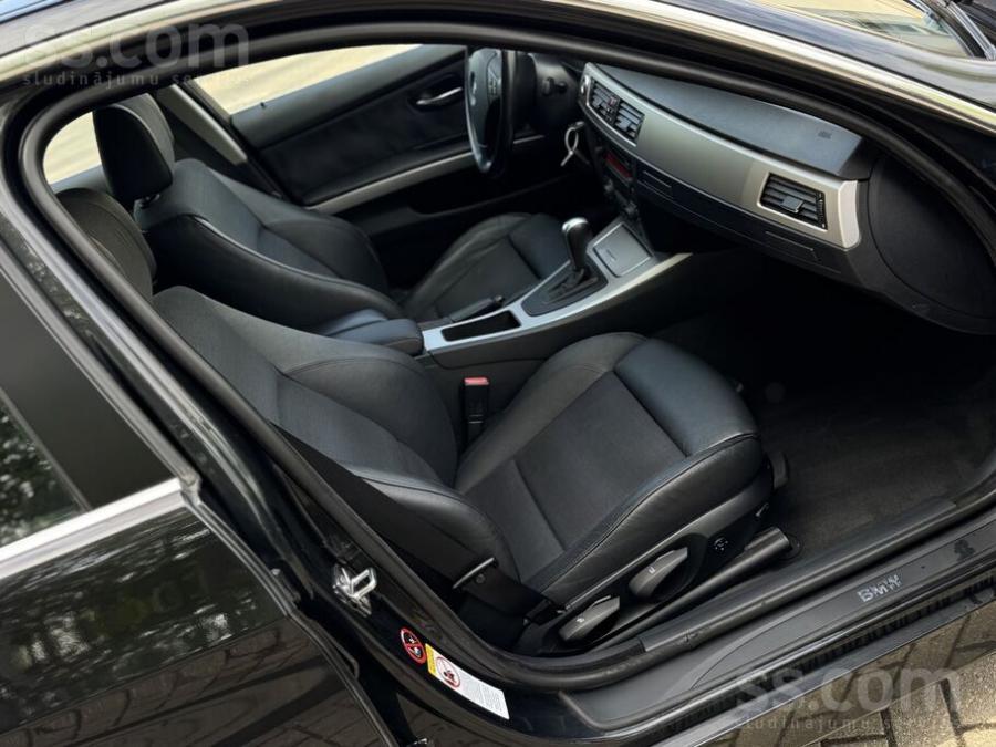 Black BMW 330 2006 in Jurmala, with an engine capacity of 3.00 L and mileage of 0 thousand km for 4990 €, photo 10 on AUTOMOTO.COM.LV