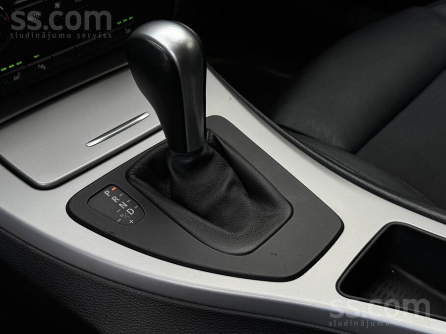 Black BMW 330 2006 in Jurmala, with an engine capacity of 3.00 L and mileage of 0 thousand km for 4990 €, photo 20 on AUTOMOTO.COM.LV