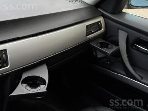 Black BMW 330 2006 in Jurmala, with an engine capacity of 3.00 L and mileage of 0 thousand km for 4990 €, photo 23 on AUTOMOTO.COM.LV