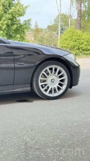 Melns BMW 330 2006 Ventspils, ar dzinēja tilpumu 3.00 L un nobraukumu 292 tūkst. km par 5300 €, foto 15 vietnē AUTOMOTO.COM.LV