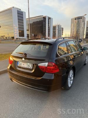 Melns BMW 330 2006 Rīga, ar dzinēja tilpumu 3.00 L un nobraukumu 402 tūkst. km par 4000 €, foto 6 vietnē AUTOMOTO.COM.LV