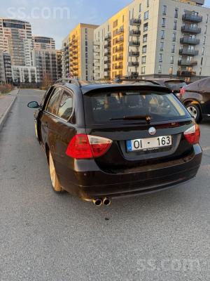 Melns BMW 330 2006 Rīga, ar dzinēja tilpumu 3.00 L un nobraukumu 402 tūkst. km par 4000 €, foto 7 vietnē AUTOMOTO.COM.LV