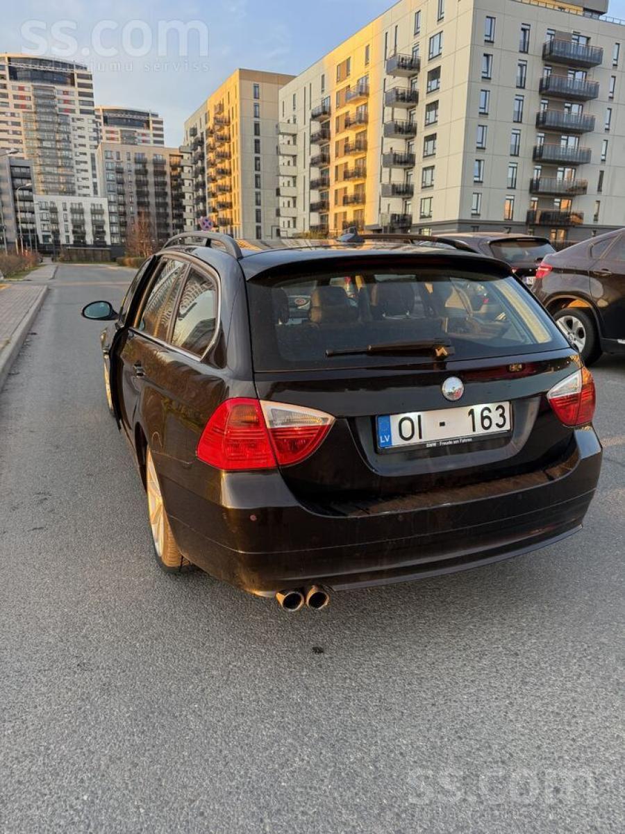 Melns BMW 330 2006 Rīga, ar dzinēja tilpumu 3.00 L un nobraukumu 402 tūkst. km par 4000 €, foto 7 vietnē AUTOMOTO.COM.LV