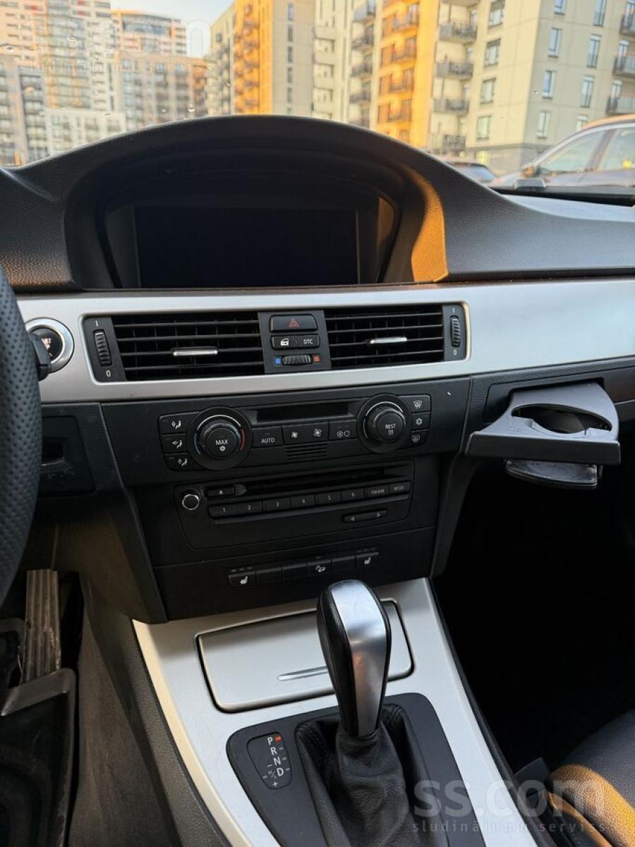 Melns BMW 330 2006 Rīga, ar dzinēja tilpumu 3.00 L un nobraukumu 402 tūkst. km par 4000 €, foto 9 vietnē AUTOMOTO.COM.LV