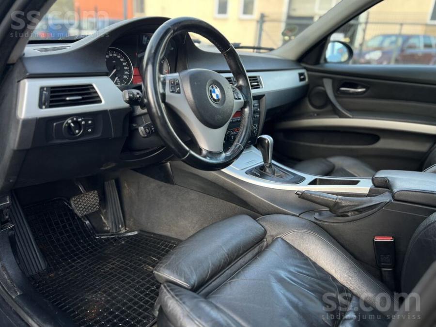 Black BMW 330 2006 in Riga, with an engine capacity of 3.00 L and mileage of 255 thousand km for 3999 €, photo 12 on AUTOMOTO.COM.LV