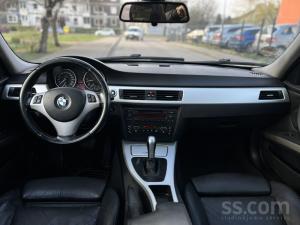 Black BMW 330 2006 in Riga, with an engine capacity of 3.00 L and mileage of 255 thousand km for 3999 €, photo 13 on AUTOMOTO.COM.LV