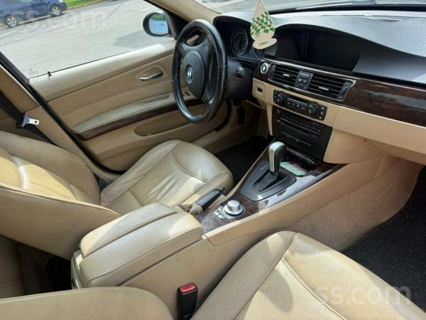 Black BMW 330 2006 in Riga, with an engine capacity of 3.00 L and mileage of 320 thousand km for 3250 €, photo 6 on AUTOMOTO.COM.LV