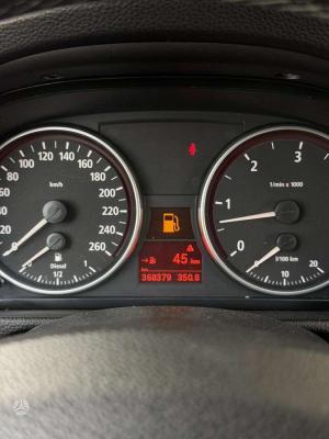 Black BMW 330 2006 in Vilnius, with an engine capacity of 2.99 L and mileage of 369 thousand km for 3950 €, photo 19 on AUTOMOTO.COM.LV