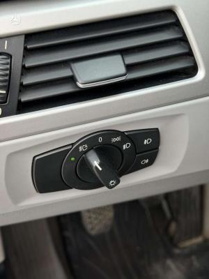 Black BMW 330 2006 in Vilnius, with an engine capacity of 2.99 L and mileage of 369 thousand km for 3950 €, photo 21 on AUTOMOTO.COM.LV