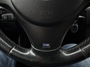 Melns BMW 330 2006 Rīga, ar dzinēja tilpumu 3.00 L un nobraukumu 346 tūkst. km par 4490 €, foto 17 vietnē AUTOMOTO.COM.LV