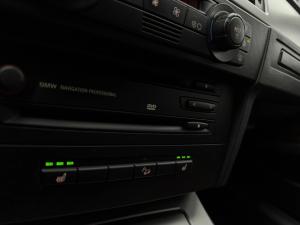Melns BMW 330 2006 Rīga, ar dzinēja tilpumu 3.00 L un nobraukumu 346 tūkst. km par 4490 €, foto 19 vietnē AUTOMOTO.COM.LV