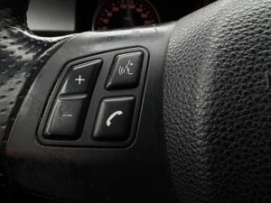 Melns BMW 330 2006 Rīga, ar dzinēja tilpumu 3.00 L un nobraukumu 346 tūkst. km par 4490 €, foto 37 vietnē AUTOMOTO.COM.LV