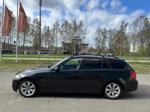 Black BMW 330 2006 in Riga, with an engine capacity of 3.00 L and mileage of 239 thousand km for 4990 €, photo 3 on AUTOMOTO.COM.LV