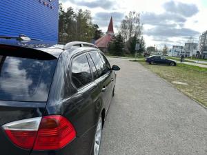 Black BMW 330 2006 in Riga, with an engine capacity of 3.00 L and mileage of 239 thousand km for 4990 €, photo 15 on AUTOMOTO.COM.LV