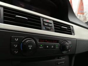 Black BMW 330 2006 in Riga, with an engine capacity of 3.00 L and mileage of 239 thousand km for 4990 €, photo 21 on AUTOMOTO.COM.LV
