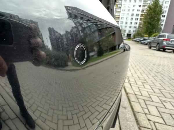 Black BMW 330 2006 in Riga, with an engine capacity of 3.00 L and mileage of 307 thousand km for 4390 €, photo 4 on AUTOMOTO.COM.LV
