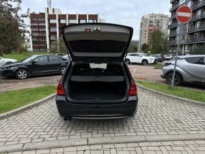 Black BMW 330 2006 in Riga, with an engine capacity of 3.00 L and mileage of 307 thousand km for 4390 €, photo 7 on AUTOMOTO.COM.LV