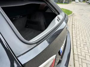Black BMW 330 2006 in Riga, with an engine capacity of 3.00 L and mileage of 307 thousand km for 4390 €, photo 9 on AUTOMOTO.COM.LV