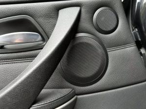 Black BMW 330 2006 in Riga, with an engine capacity of 3.00 L and mileage of 307 thousand km for 4390 €, photo 15 on AUTOMOTO.COM.LV