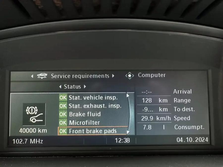 Black BMW 330 2006 in Riga, with an engine capacity of 3.00 L and mileage of 307 thousand km for 4390 €, photo 23 on AUTOMOTO.COM.LV