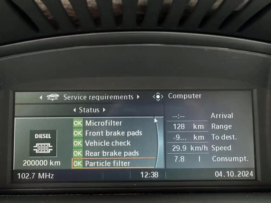 Black BMW 330 2006 in Riga, with an engine capacity of 3.00 L and mileage of 307 thousand km for 4390 €, photo 24 on AUTOMOTO.COM.LV