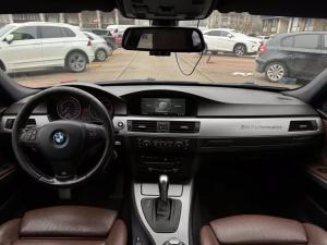 Black BMW 330 2006 in Riga, with an engine capacity of 3.00 L and mileage of 346 thousand km for 3190 €, photo 15 on AUTOMOTO.COM.LV