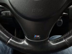 Black BMW 330 2006 in Riga, with an engine capacity of 3.00 L and mileage of 346 thousand km for 3190 €, photo 17 on AUTOMOTO.COM.LV