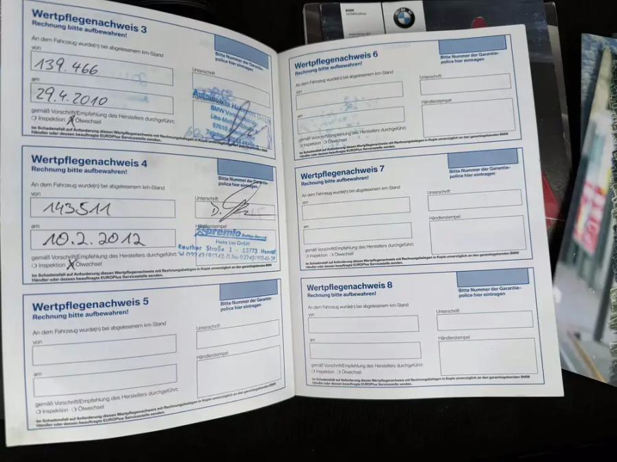 Black BMW 330 2006 in Riga, with an engine capacity of 3.00 L and mileage of 346 thousand km for 3190 €, photo 30 on AUTOMOTO.COM.LV