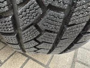 Black BMW 330 2006 in Riga, with an engine capacity of 3.00 L and mileage of 346 thousand km for 3190 €, photo 31 on AUTOMOTO.COM.LV