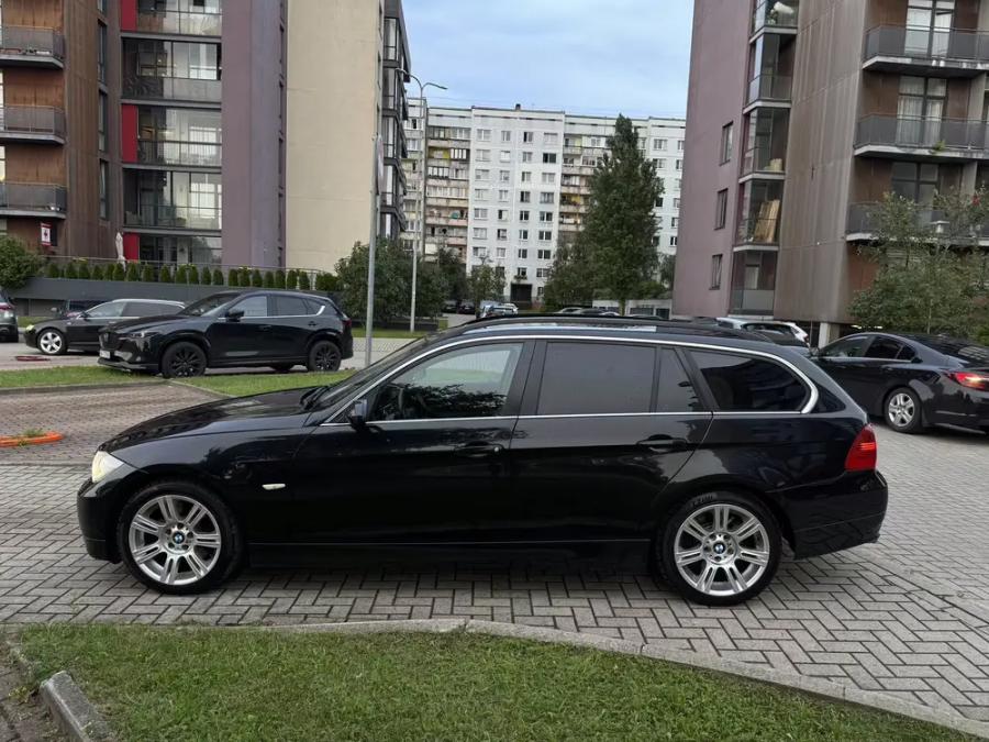 Black BMW 330 2006 in Riga, with an engine capacity of 3.00 L and mileage of 281 thousand km for 4990 €, photo 6 on AUTOMOTO.COM.LV