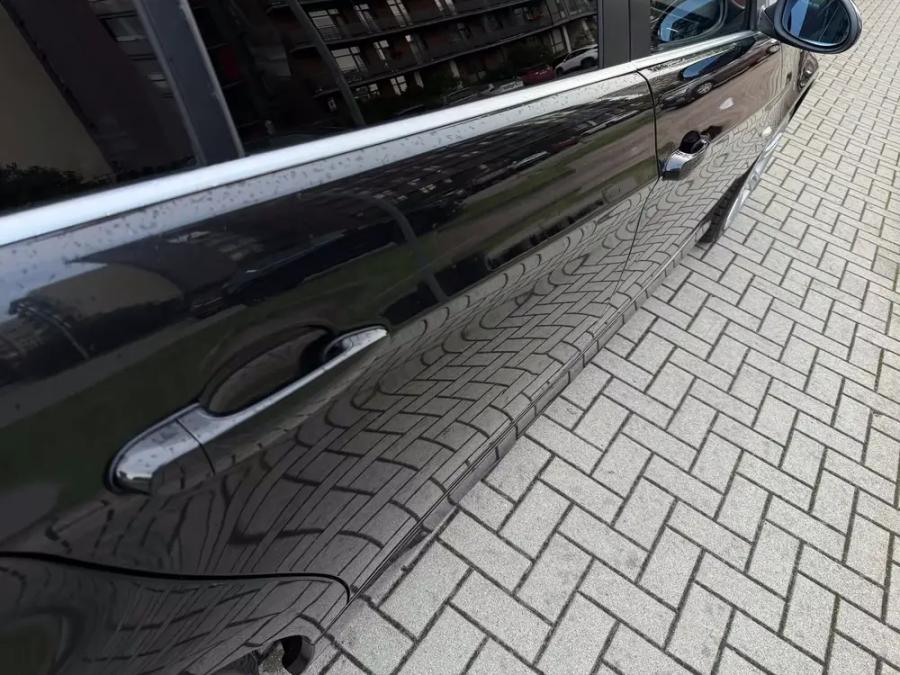 Black BMW 330 2006 in Riga, with an engine capacity of 3.00 L and mileage of 281 thousand km for 4990 €, photo 10 on AUTOMOTO.COM.LV