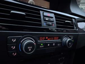 Black BMW 330 2006 in Riga, with an engine capacity of 3.00 L and mileage of 281 thousand km for 4990 €, photo 18 on AUTOMOTO.COM.LV