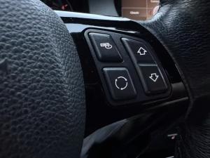 Black BMW 330 2006 in Riga, with an engine capacity of 3.00 L and mileage of 281 thousand km for 4990 €, photo 20 on AUTOMOTO.COM.LV