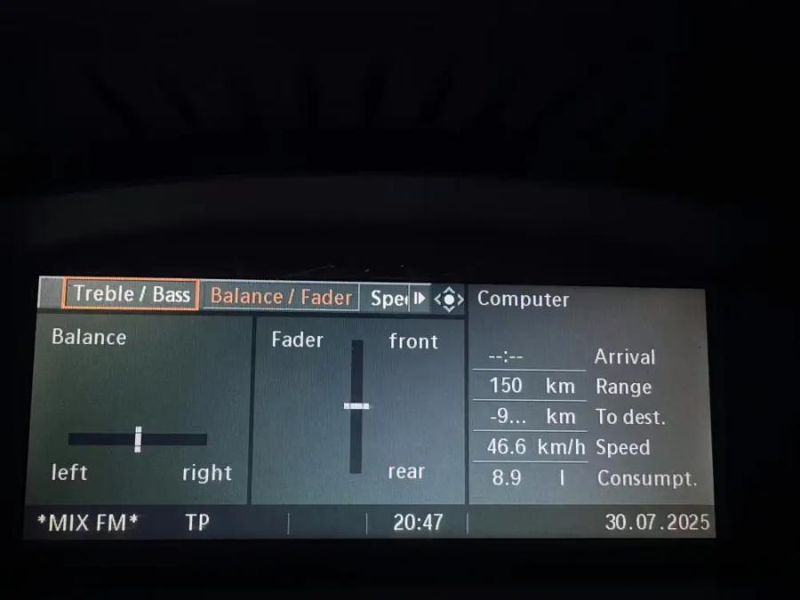 Black BMW 330 2006 in Riga, with an engine capacity of 3.00 L and mileage of 281 thousand km for 4990 €, photo 28 on AUTOMOTO.COM.LV