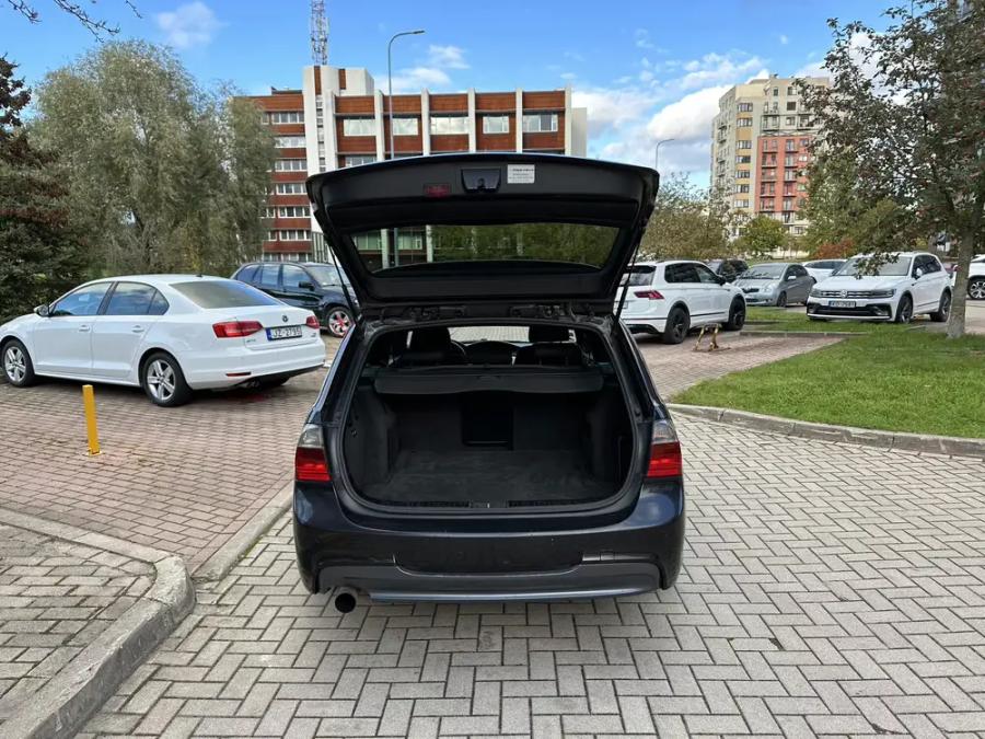 Melns BMW 330 2006 Rīga, ar dzinēja tilpumu 3.00 L un nobraukumu 334 tūkst. km par 4490 €, foto 10 vietnē AUTOMOTO.COM.LV