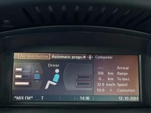 Melns BMW 330 2006 Rīga, ar dzinēja tilpumu 3.00 L un nobraukumu 334 tūkst. km par 4490 €, foto 17 vietnē AUTOMOTO.COM.LV