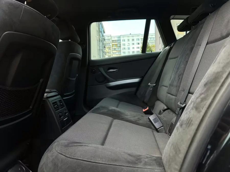 Melns BMW 330 2006 Rīga, ar dzinēja tilpumu 3.00 L un nobraukumu 334 tūkst. km par 4490 €, foto 31 vietnē AUTOMOTO.COM.LV