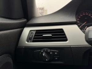 Black BMW 330 2006 in Riga, with an engine capacity of 3.00 L and mileage of 360 thousand km for 4790 €, photo 25 on AUTOMOTO.COM.LV